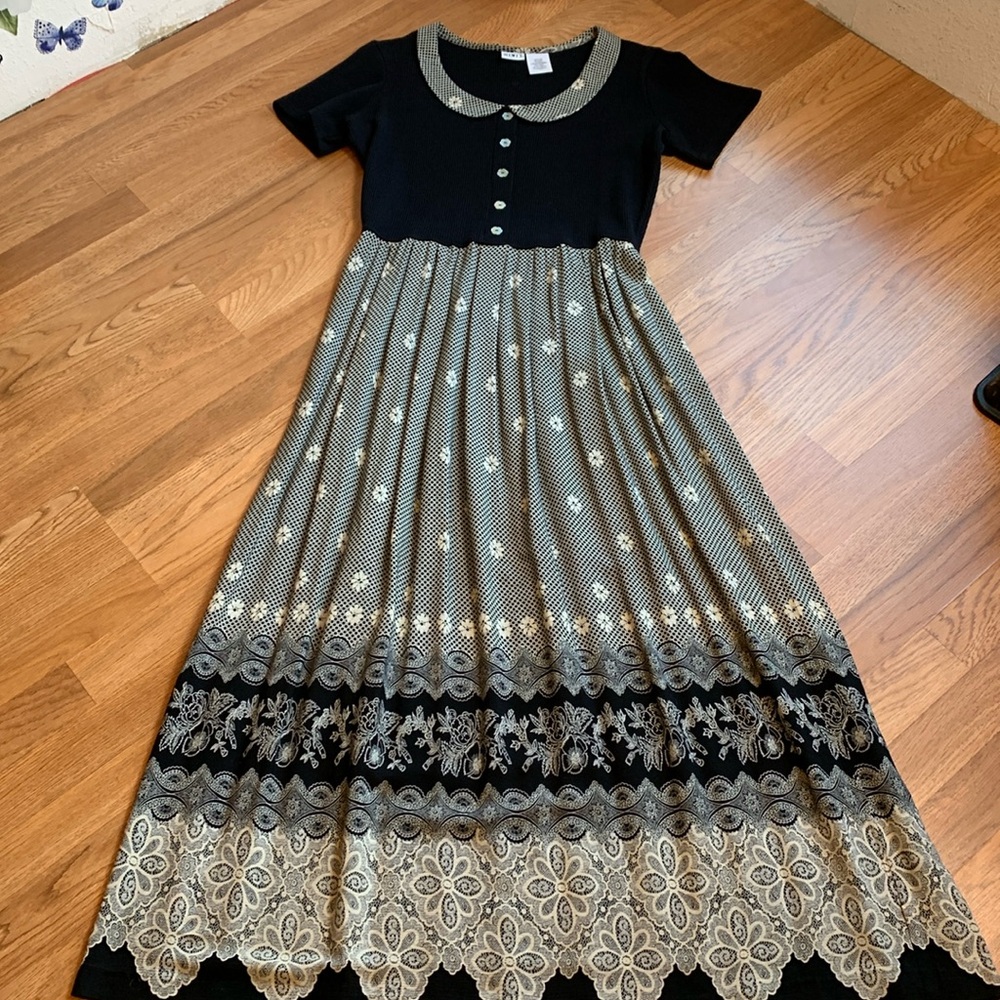 Mix It, Y2k Cottagecore Style Black/White Floral Shor… - Gem